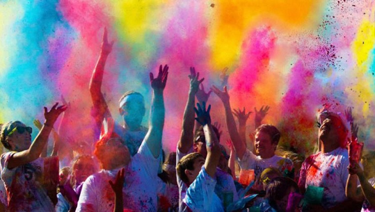 Color in Motion 5K Brightens Up Chicago | StyleChicago.com