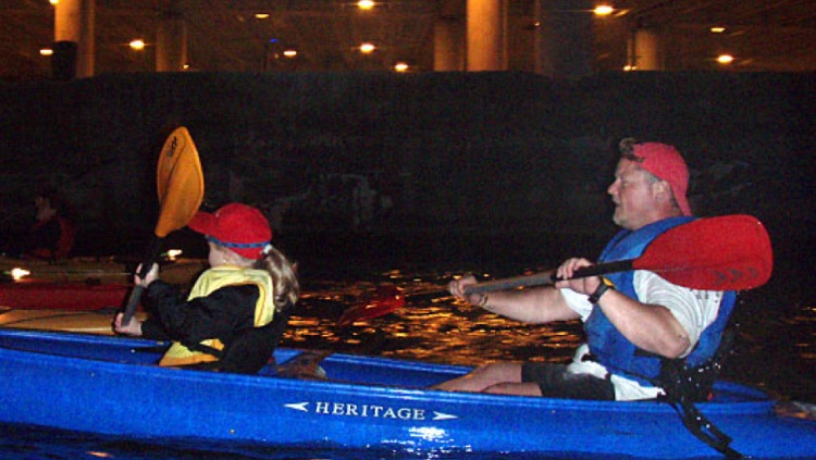 See the City Lights on Kayak Chicago's Night Paddle - StyleChicago.com