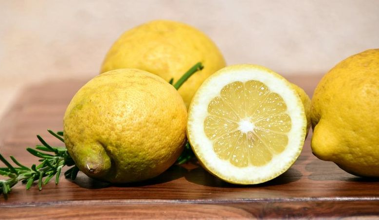Lemons Help Fight Cancer - Organic Wellness | StyleChicago.com