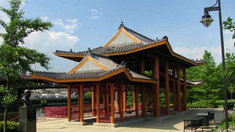 Chinatown Walking Tour - Explore Chicago's History on Guided Tour